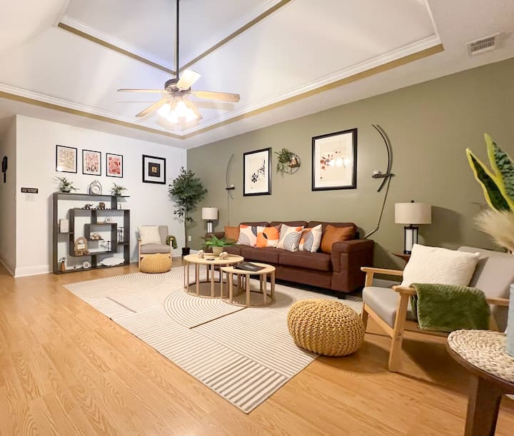 Cozy Serenity Home Theater I Fenced - Bonaire, GA