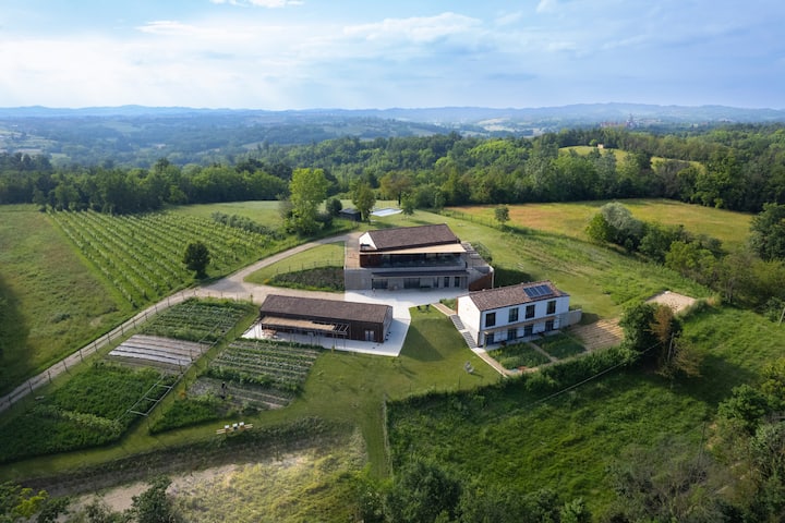 Monferrato : Vino Cibo E Piscina - Isolabella