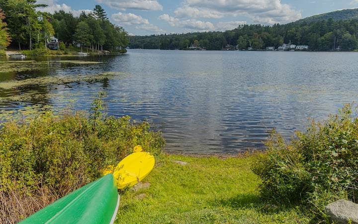 Lakefront Family Fun Retreat - 클레어몬트