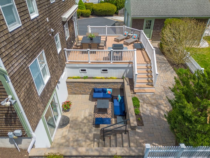 Spacious Renovated Cape Cod Beauty W/ Fenced Yard - Falmouth, MA