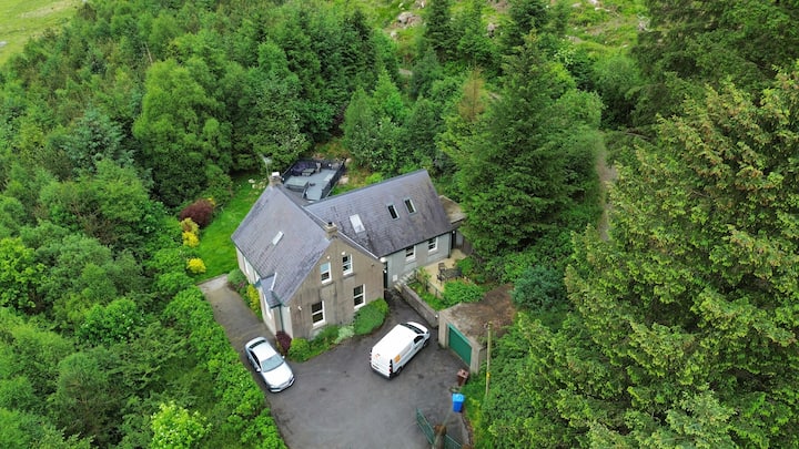 Mourne Mountain Bliss - 4br Cottage W/patio & Bbq - Carlingford