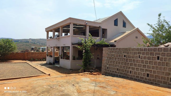 Au Milieu De La Nature - Madagascar