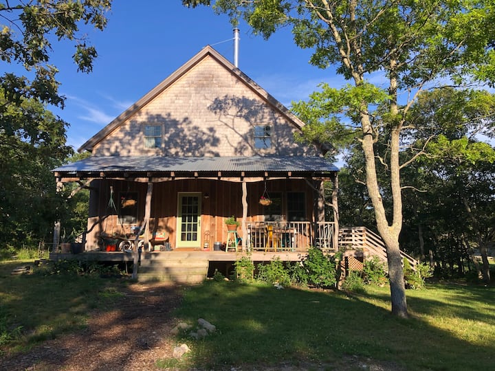 Modern Cabin In The Woods. - Martha's Vineyard, MA