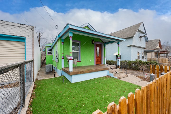 Casa Verde Near Downtown Pueblo-3br 4beds 2bath - Pueblo, CO