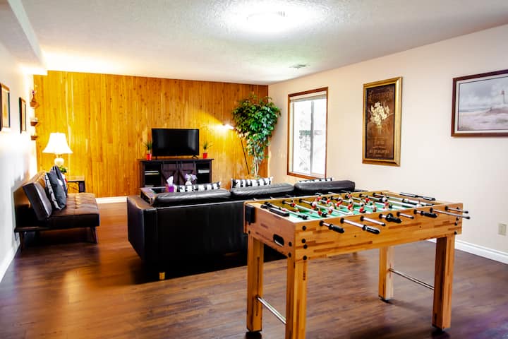 2,300sqft Cozy Kid Friendly + Playground Toys Gym - Oregon