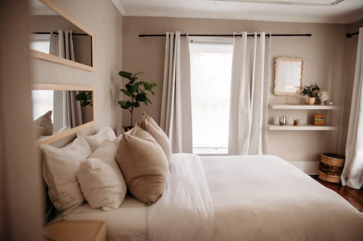 Centuryhome I 1 Bdr Apt Near Pec I Free Beach Pass - Prince Edward