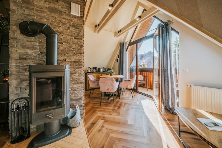 Plush Retreat With Fireplace And View - Zakopane