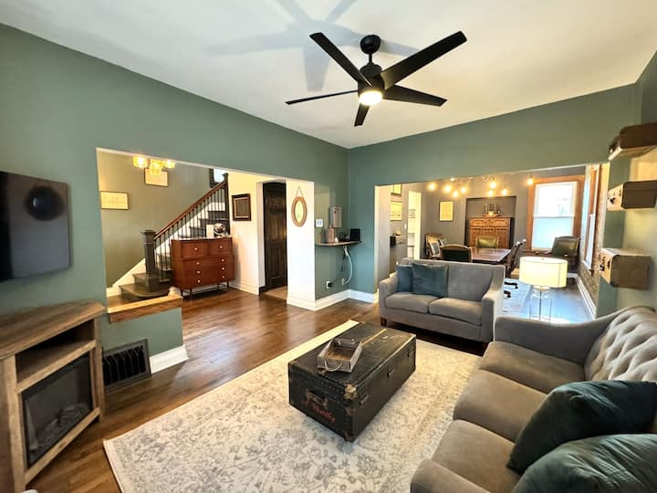 Clement 1909 - Bayview - Unique 4 Bdrm Victorian - Milwaukee, WI