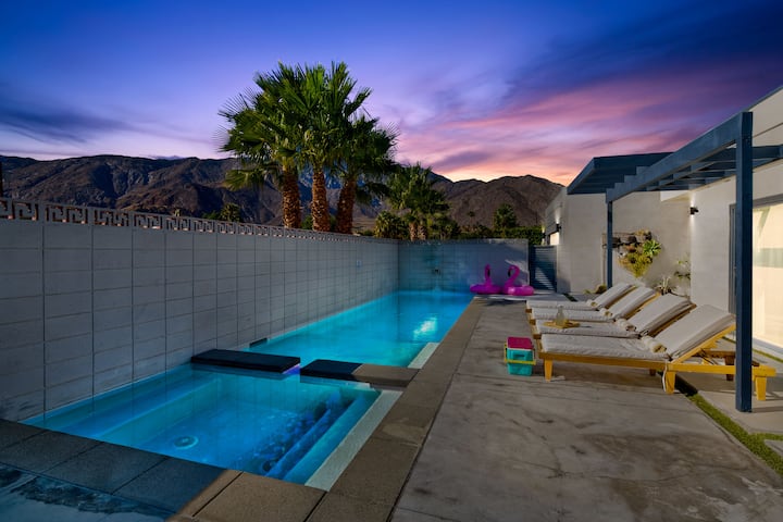 Pink Sands: Desert Oasis - Palm Springs, CA