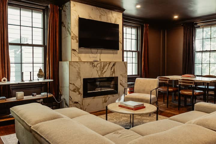 Decadent 2br Condo • Brown Uni • - Providence, RI