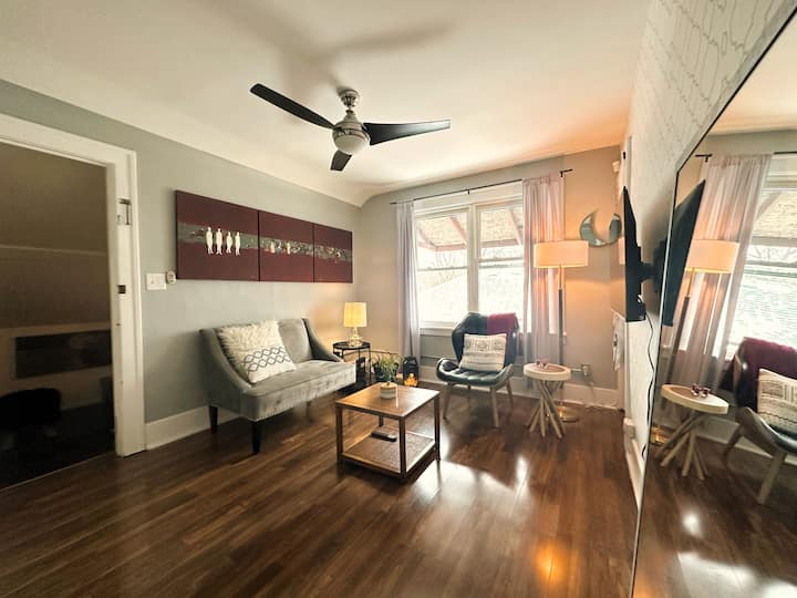 Cozy Artistic Apartment Ideal For Long Stays - Windsor