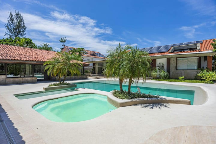 Mansão Luxuosa E Exclusiva Na Praia - Rio de Janeiro