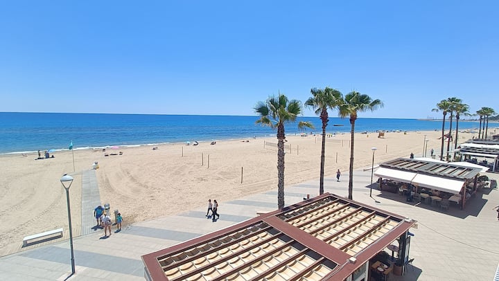 Apartment Right In Front Of The Sea - Torredembarra