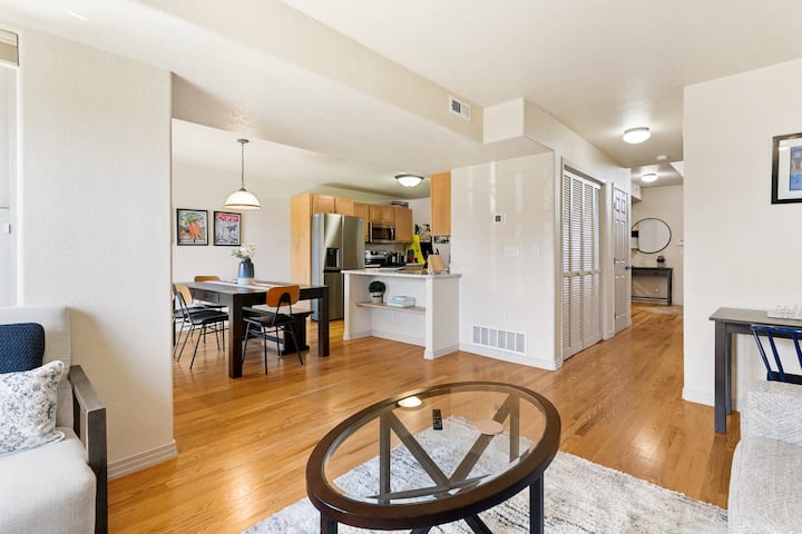 Executive Townhouse To Stay - Colorado Springs, CO