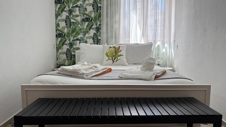 Walk To Town & Beaches | Fast Free Wifi | Alegre - Lagos