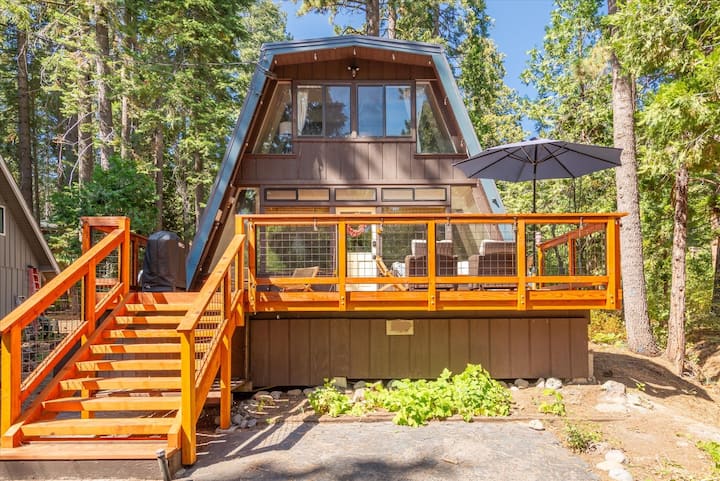 Walk To Private Beach! 3 Full Bedrooms~hot Tub - Tahoe City, CA