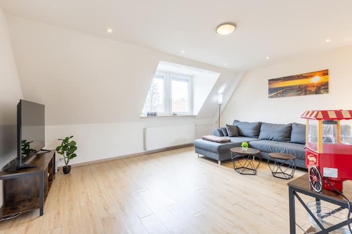 Train Station & Old Town | Stylish 85 M² Apartment - Osnabrück