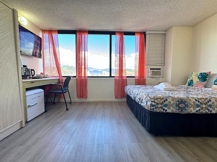 Family Room For 10 People Hawaii - Honolulu, HI