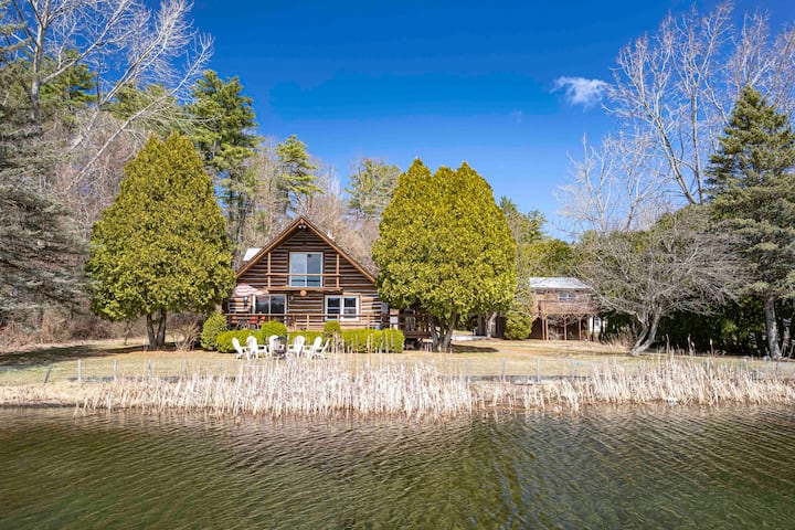 Private Lakefront Log Cabin, 10 Min To Lake George - Glens Falls, NY