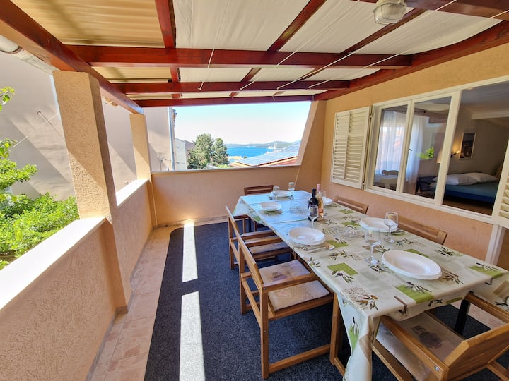 Family Retreat Apartment With Sea View – "Zorya" - Mali Lošinj