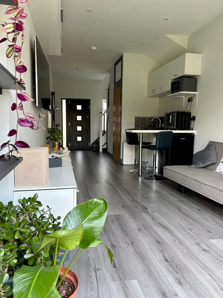 Modern Apartment With Free Private Parking - St Albans
