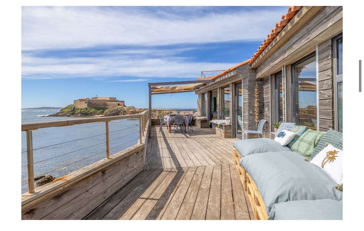Maison Pieds Dans L’eau
Sur La Presqu’île De Giens - Porquerolles