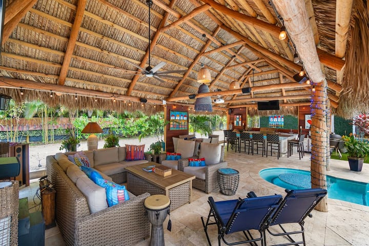 Debilzan Art Resort - Delray Beach, FL