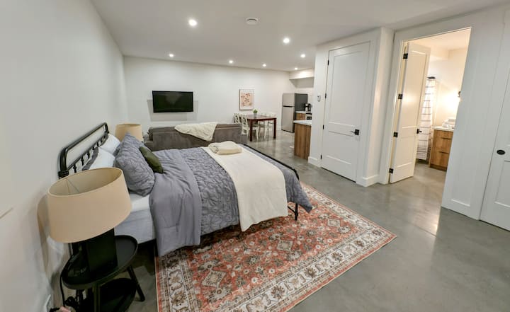 Private Studio Near Kinsmen Park - Cranbrook