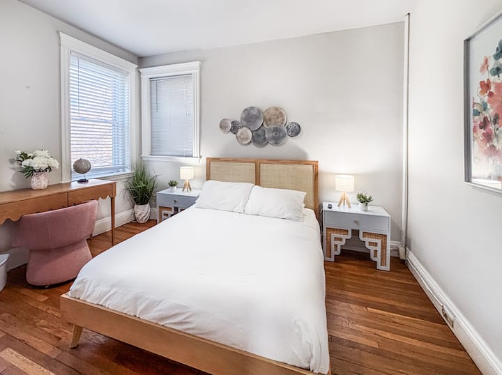 (F31) Fenway Park, 2 Beds, Sunny, Simple & Clean! - Dorchester, MA
