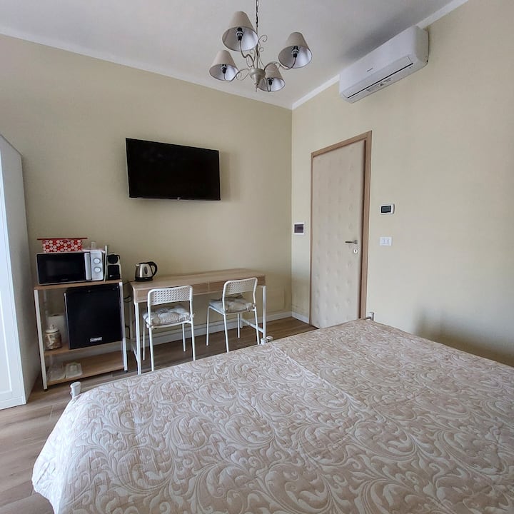 Stanza Parella, Bagno Ed Ingresso Privati. - Turin