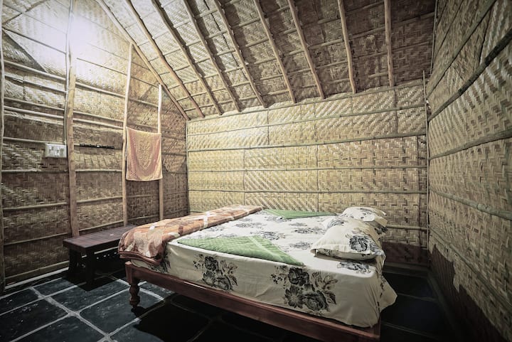Chinnies - Place- Private Rooms - Hampi