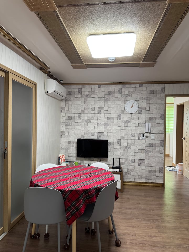 가정집 #2층 단독사용 #침대4개, 에어컨3대,화장실2개 # 순천역1분#도란도란(2층) - Suncheon-si