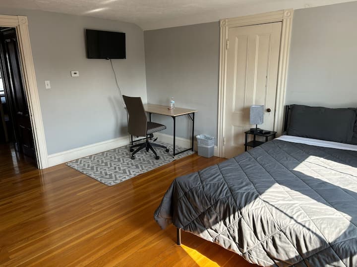 H1_room 4 Miles To Downtown Boston/bcec - Boston, MA