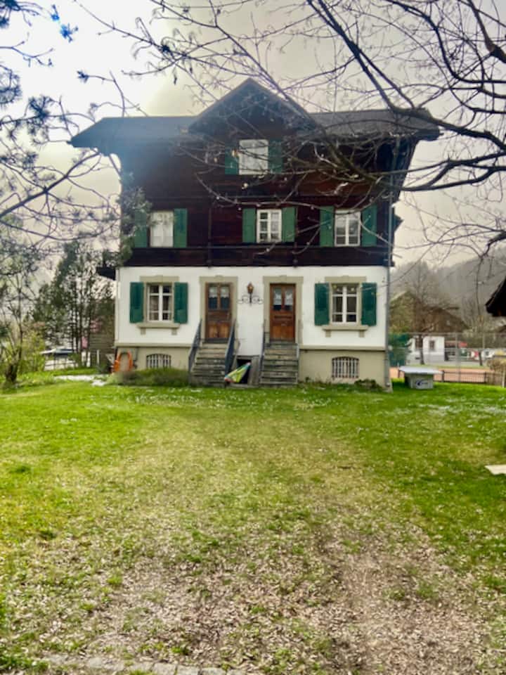 Gemütliche Wohnung Im Dorfkern Mit Grossem Garten - Schönried