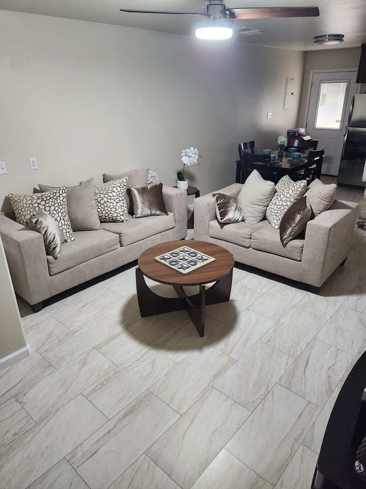 Centrally Located Mcallen Apartment. - Mission, TX