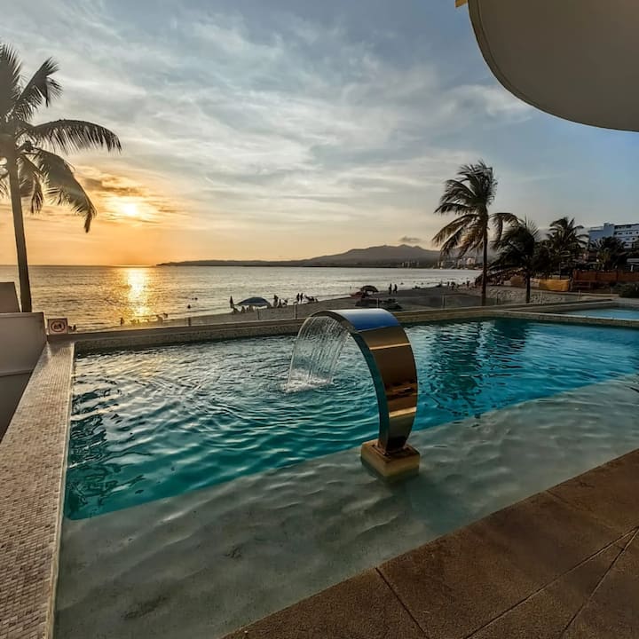 Costa Dorada Apartment, Bucerias Beach Front - Bucerías