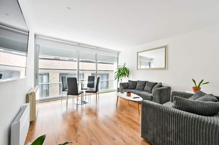Spacious 2-bed Flat, Near Stratford Station E15 - Londres