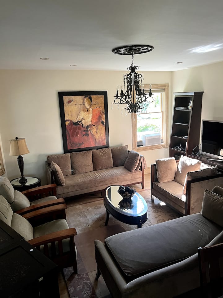 Beautiful Home | 38 Min To Nyc | 1 Bed | Parking - Nouvelle-Rochelle, NY