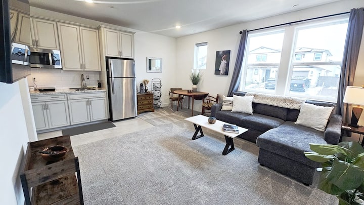 Suite Retreat - Sacramento, CA