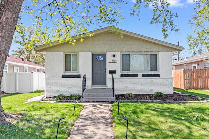The Minneapolis Designer House - 5 Min From Moa - Minneapolis, MN