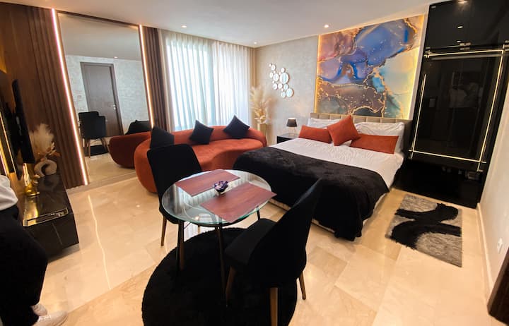 The 5* Orange-black | 55" Tv - Casablanca