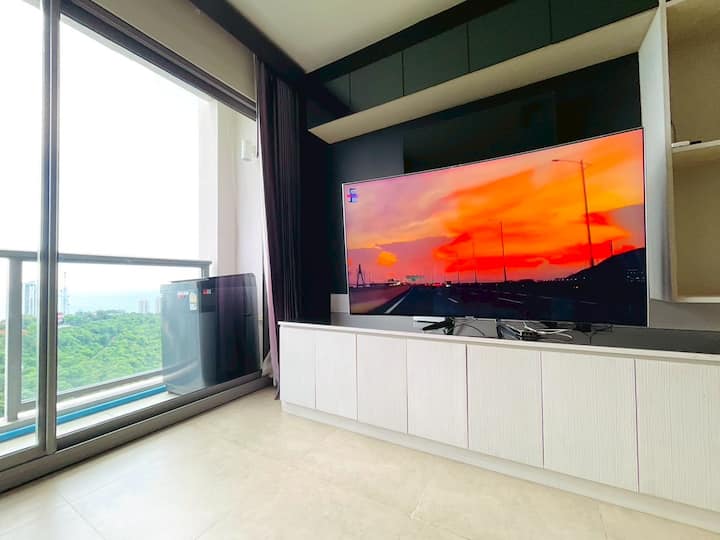 Unixx 2-bedroom Large Corner Unit Seaview Floor 43 - Pattaya