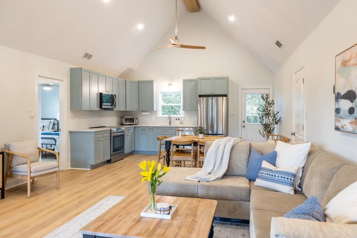 Newly Renovated, 3rd Row Emerald Isle Beach House - Emerald Isle, NC