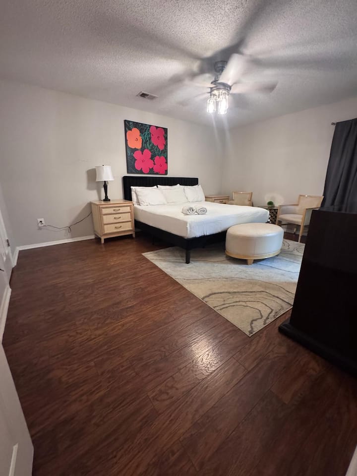 Well-appointed 3br Home W/ Standalone Guest House - Southaven, MS