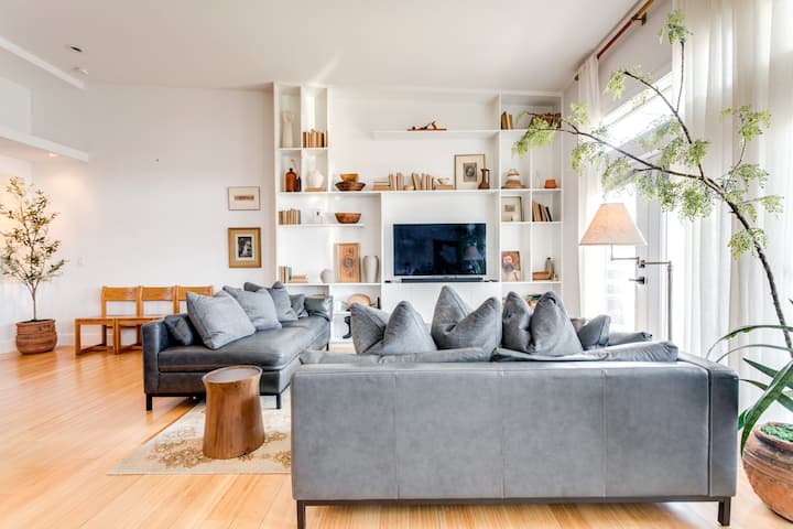 Sunny Hilltop House-views, Style, Location! - Nashville, TN