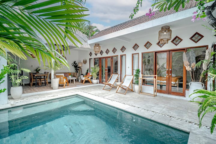 2br Villa In Seminyak | Floating Breakfast - Seminyak