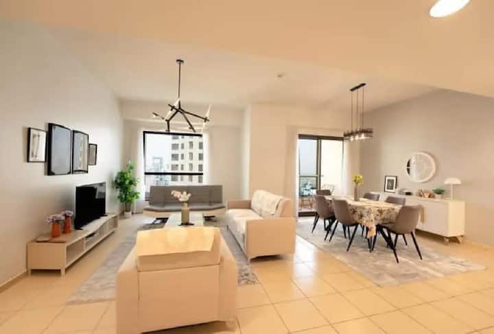 2 Bedroom Spacious Coastal Haven In Jbr Near Beach - Dubai