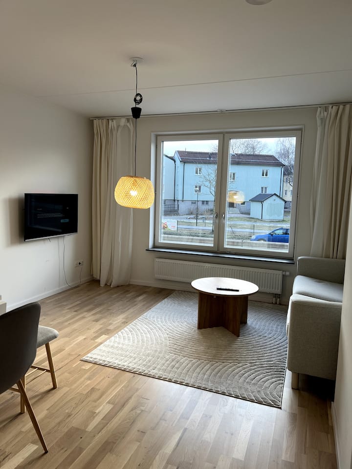 Cozy Apartment 2 Stops(15 Mins) To City Center - Stockholm