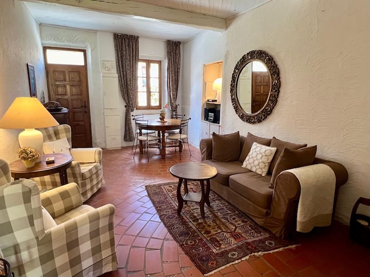 Dans La Garrigue Catalane - Pyrenees