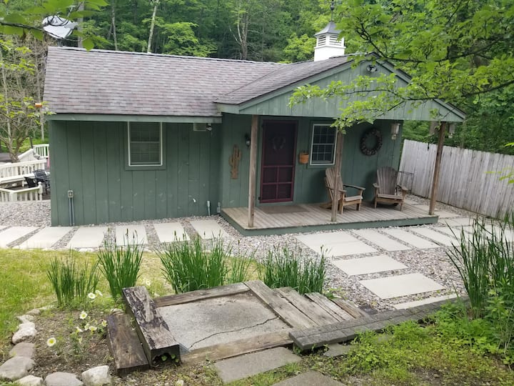 Creekside Cottage - Ellenville, NY